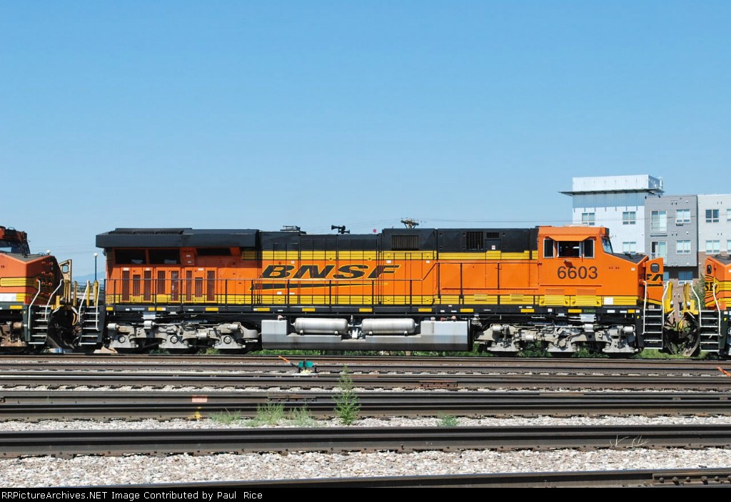 BNSF 6603